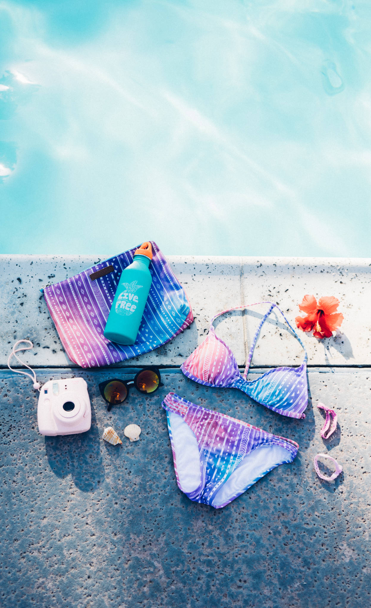 Top 10 Poolside "Must Haves"